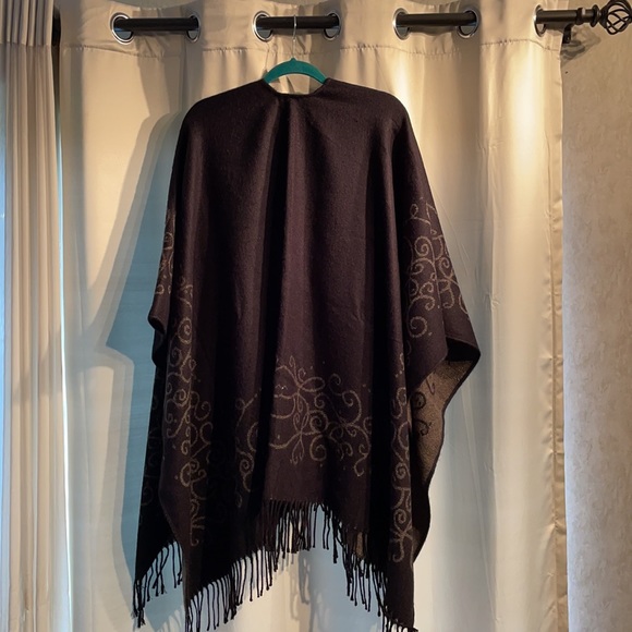 No Brand Tag | Accessories | Black Shawl With Gold Design | Poshmark